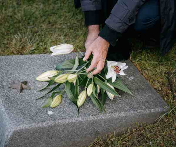 Choosing Pet Memorial Headstones: A Compassionate Guide